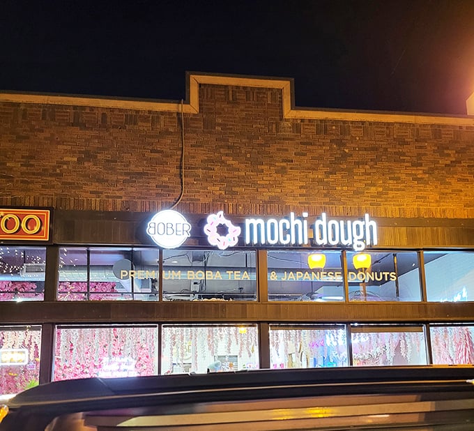 Bober Tea & Mochi Dough lights up Dinkytown nights with sweet possibilities. Where college students and donut aficionados find common ground in chewy, mochi perfection.