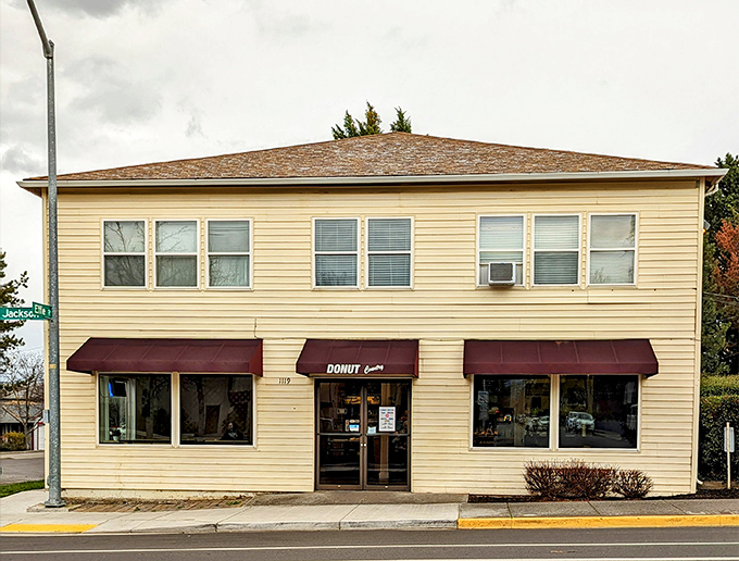 The humble home of Donut Country doesn't need fancy decor. When your donuts are this good, they speak for themselves.