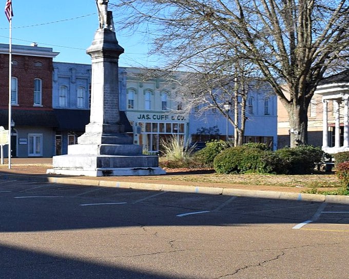 Grenada's downtown square &ndash; where the buildings stand tall and nobody minds if you linger all afternoon.