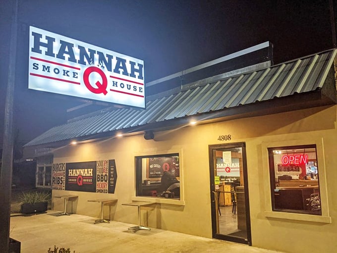 Hannah Q's illuminated sign glows like a barbecue beacon in the night &ndash; a North Star for those seeking smoky perfection.