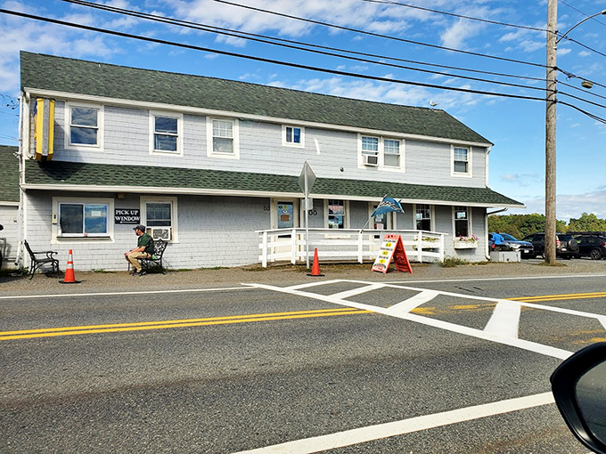 Farnham's weathered sign and simple exterior hide culinary treasures within. The seafood equivalent of finding money in your old jacket pocket!