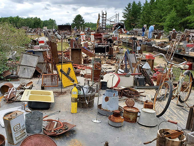 This sprawling field of rusty treasures looks like organized chaos, but to pickers, it's basically an all-you-can-find buffet.