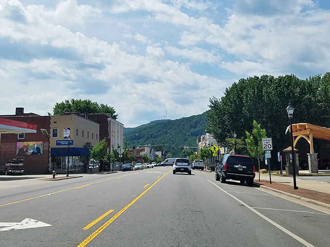 Marion's main street offers mountain views with every purchase&mdash;the kind of free bonus that makes retirement math work out nicely.