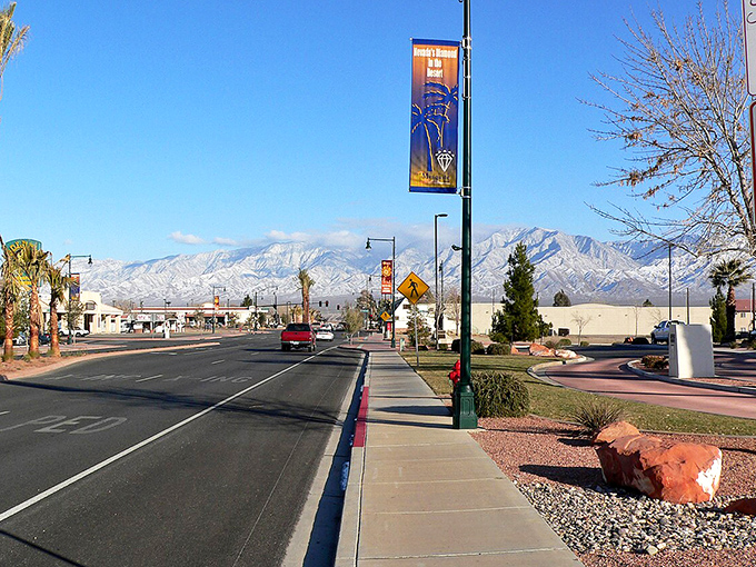 Mesquite's desert setting provides year-round sunshine and golf courses at prices that won't break budgets.