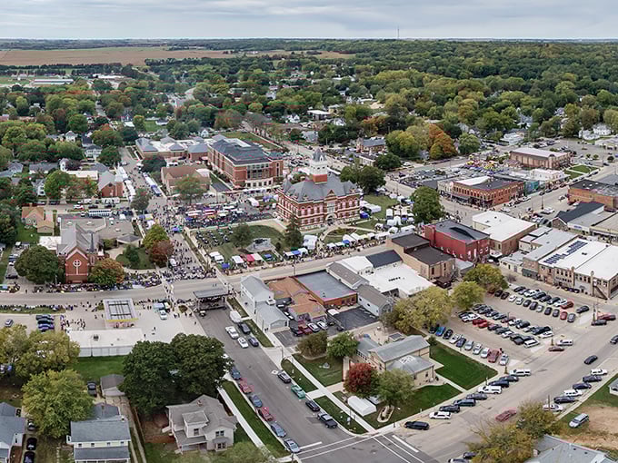 Bird's-eye bliss during festival season! Oregon's courthouse stands proud amid a sea of celebration like the community's beating heart in full party mode.