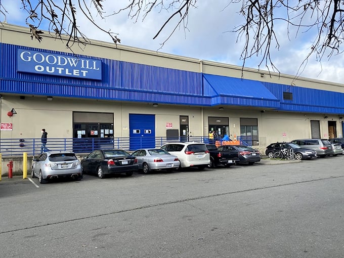 Seattle's Goodwill Outlet stands ready for serious thrifters&mdash;where $35 can fill a car trunk with unexpected finds.