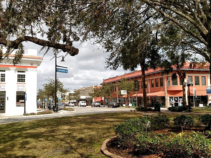 Sebring: Historic buildings frame streets made for afternoon strolls. The "City on the Circle" keeps life beautifully uncomplicated.