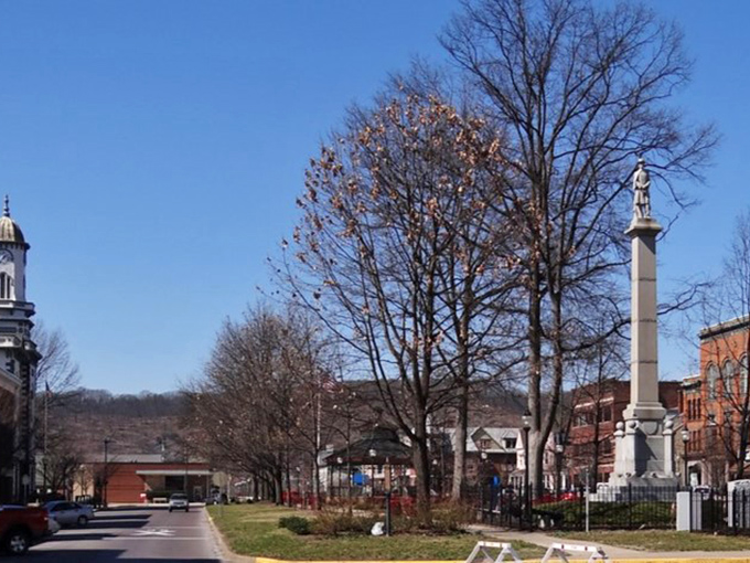 Sunbury's town square features a stately monument surrounded by green space and historic buildings. Where small-town charm meets affordable living without sacrificing that Norman Rockwell ambiance!