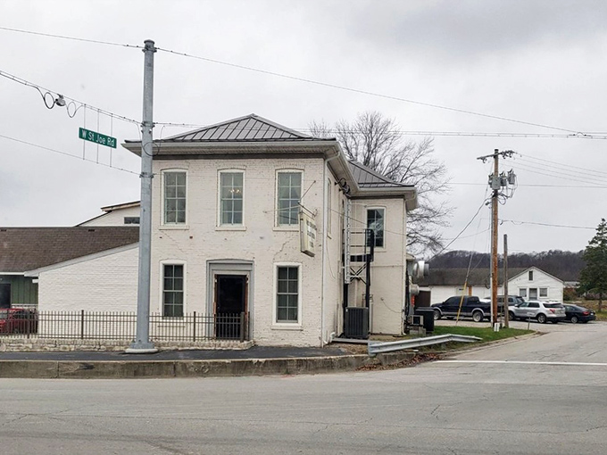 This historic white building has witnessed more chicken dinners than a Sunday church social&mdash;and the stories are delicious.
