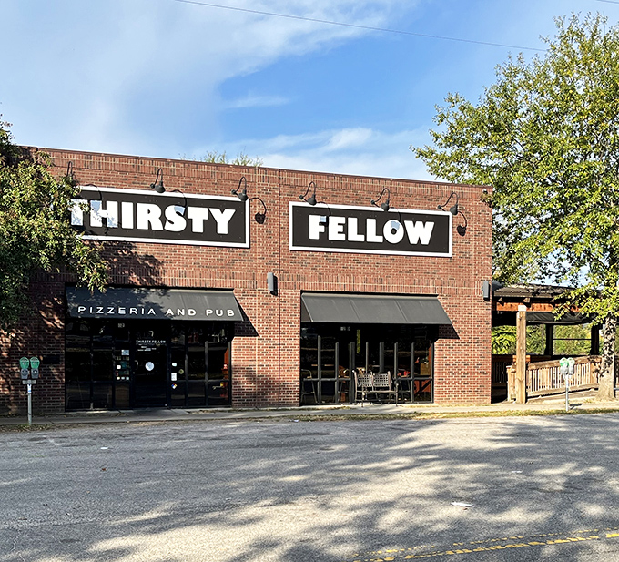 Pub atmosphere meets serious pizza craftsmanship - the perfect combination for any night out together. 