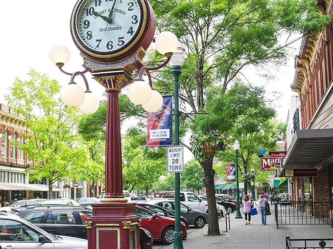 Small-city sophistication meets agricultural heritage in tree-lined streets that welcome visitors like old friends.