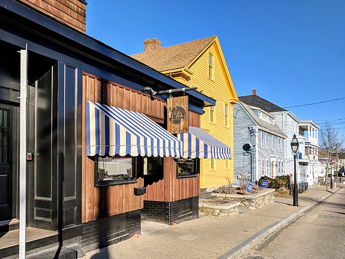 Warren's colorful storefronts line up like the world's tastiest box of crayons&mdash;that striped awning practically winks at passersby!