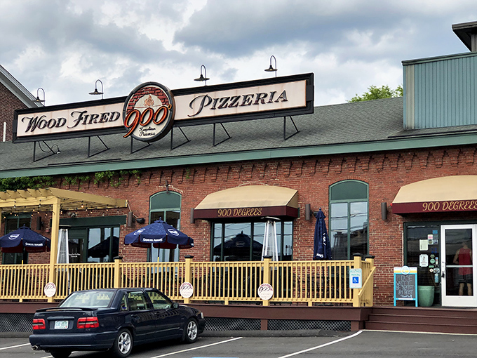 When you see "900 Degrees" on the sign, you know someone takes their pizza craft very seriously.
