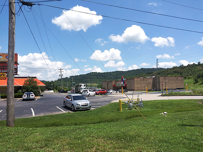 Those rolling Kentucky hills cradle Corbin like a protective hug. Where nature provides the million-dollar views at bargain-basement prices!