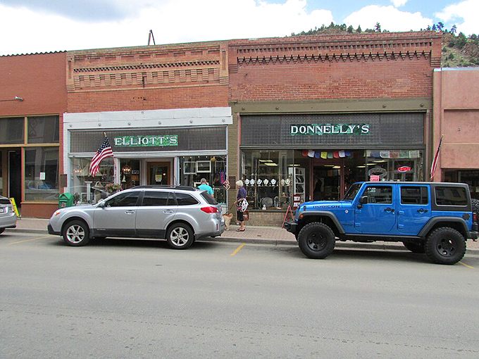 Sometimes the most beautiful places are the ones that let the mountains do all the talking.