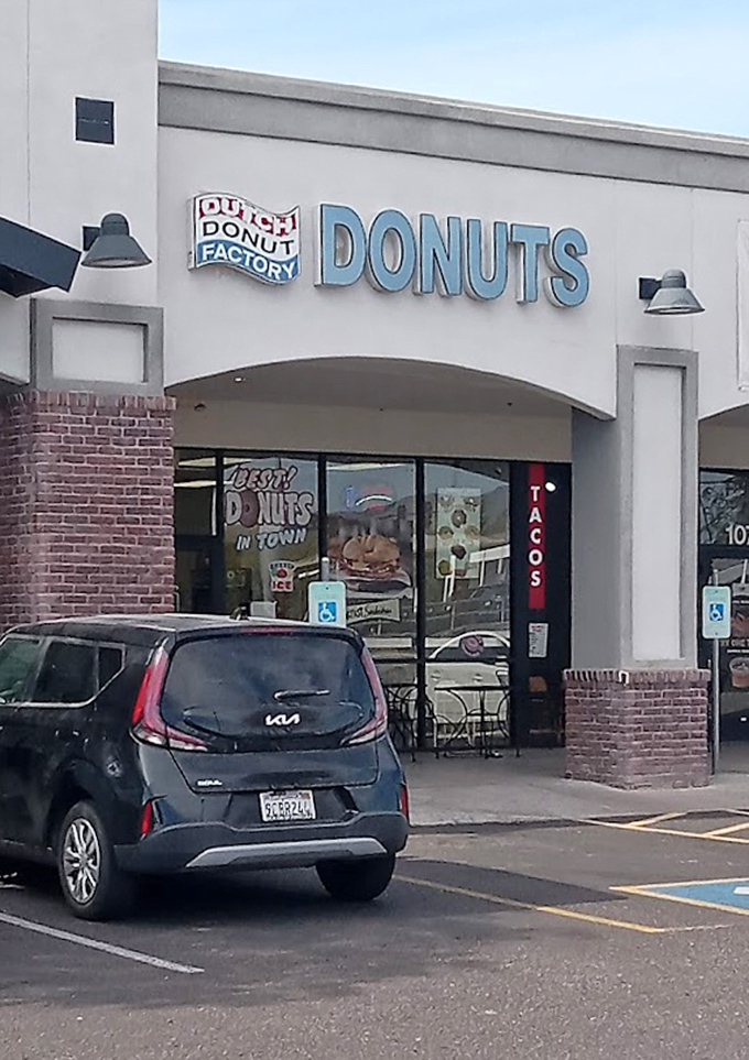 This unassuming storefront houses Mesa's answer to Amsterdam's sweet treats. Old-fashioned donuts with that perfect cracked top!