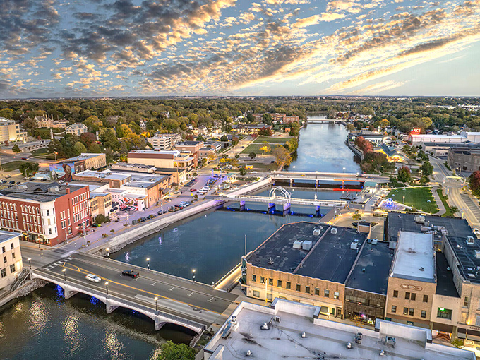 Those bridges spanning Janesville's waterways connect more than just land&mdash;they link retirees to affordable living in a picturesque setting.