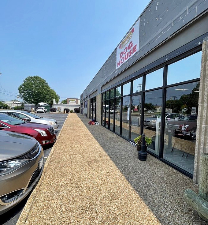This simple building with big glass windows lets the hot dogs do all the talking&mdash;and they've got plenty to say.