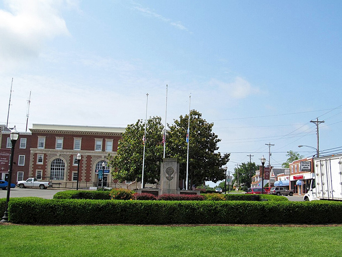 Leonardtown's traditional town square features manicured hedges, flagpoles, and the historic courthouse&mdash;a perfect spot for free relaxation during your day trip.