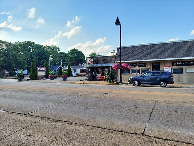 Flower baskets swinging in the breeze! Oregon's modest storefronts offer small-town hospitality with the subtle confidence of your favorite neighborhood diner.