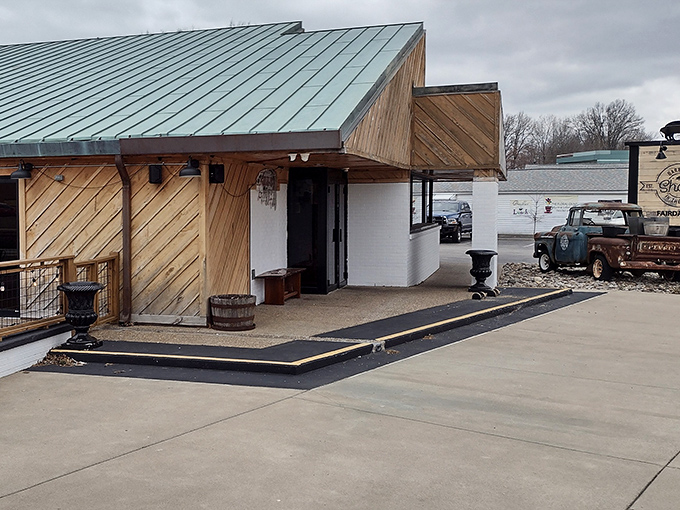 Wood planks and metal roof &ndash; the architectural equivalent of comfort food. BBQ authenticity at its finest!
