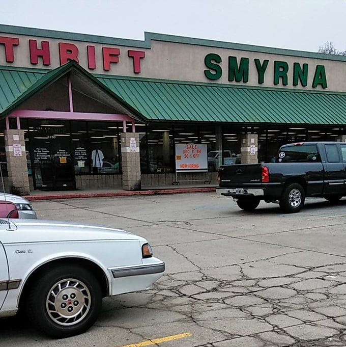 This community store's friendly facade promises deals as comfortable as your favorite worn-in pair of jeans.