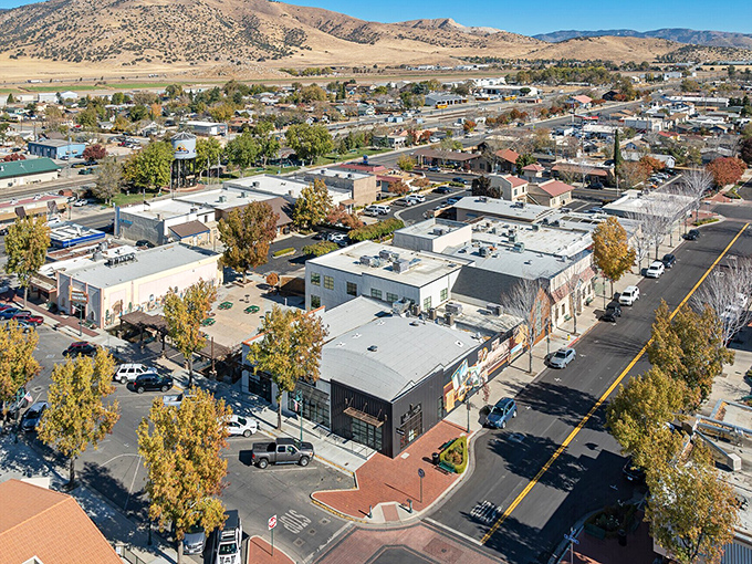 High desert beauty meets small-town hospitality in this charming California mountain community gem.