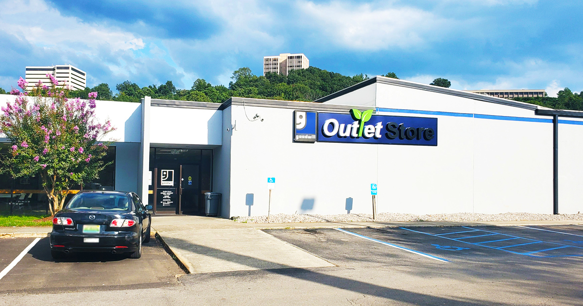 The Massive Thrift Store In Alabama Where $45 Goes A Seriously Long Way