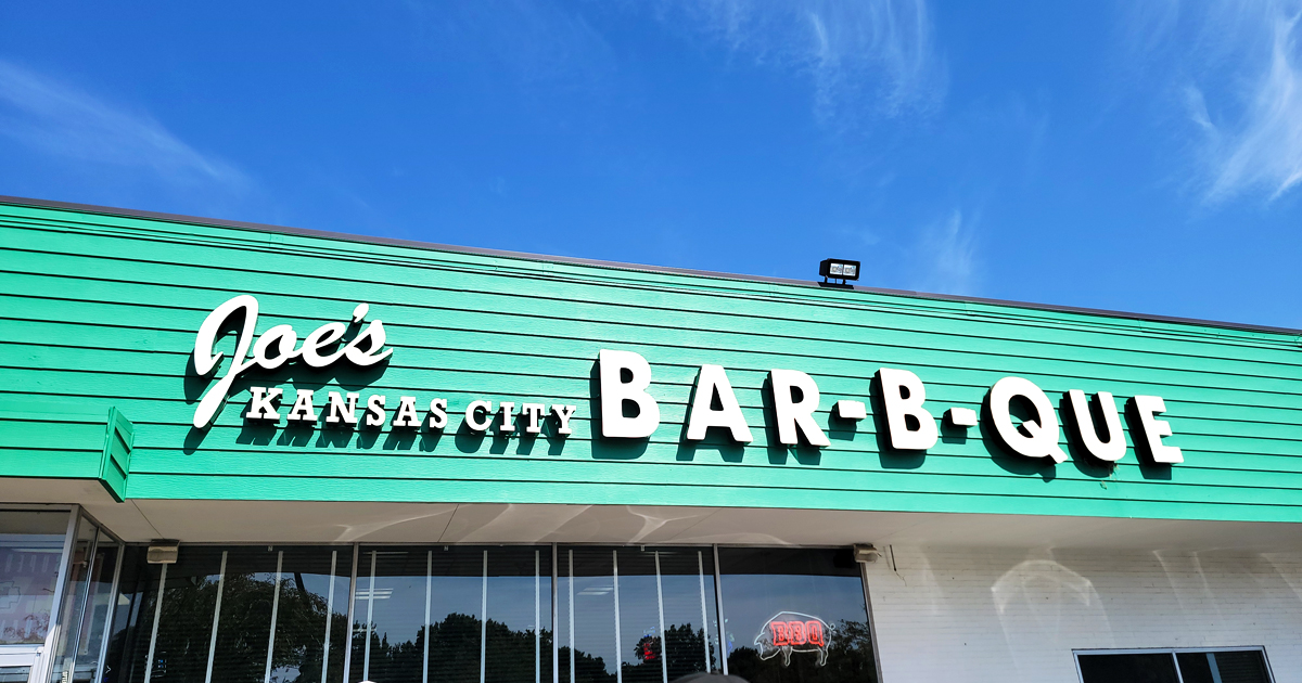 8 Iconic BBQ Joints In Kansas With Mouth-Watering Briskets That Are To ...