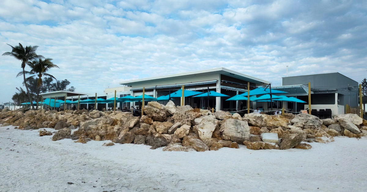 12 Stunning Beachfront Restaurants In Florida With Views That’ll Leave ...