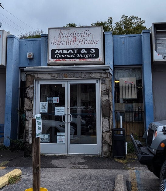 biscuits gravy tennessee diner ftr