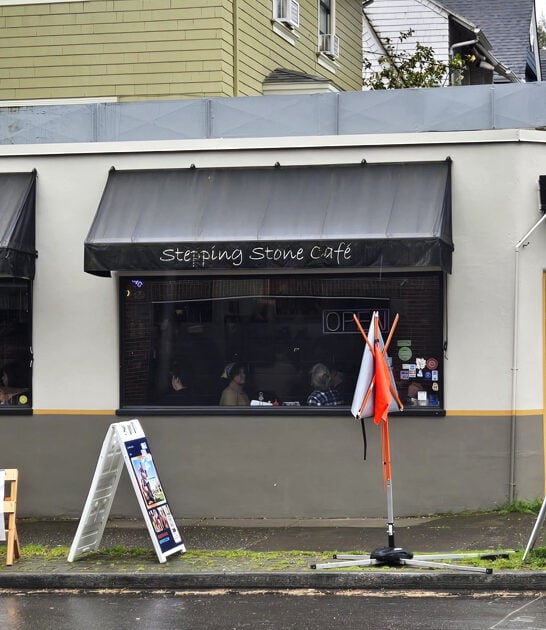 cafe oregon eggs benedict ftr