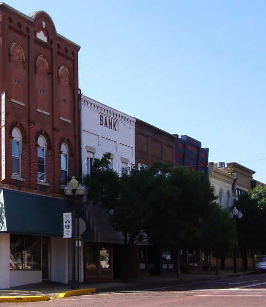 charming town missouri escape ftr