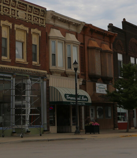 charming towns iowa getaways ftr