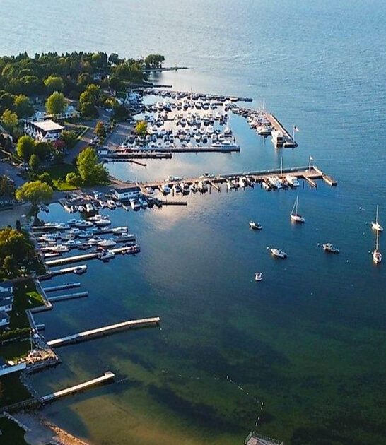 comfortable charming town wisconsin ftr