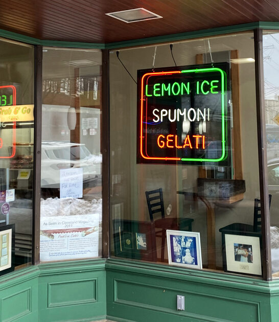 delectable cannoli ohio bakery ftr