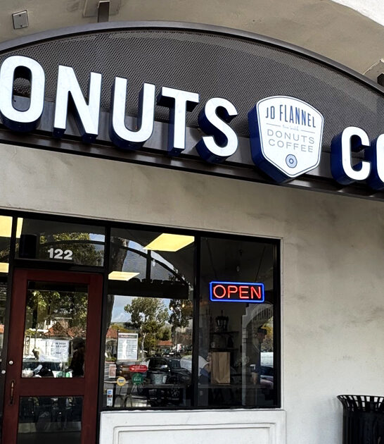 donut shop california known ftr