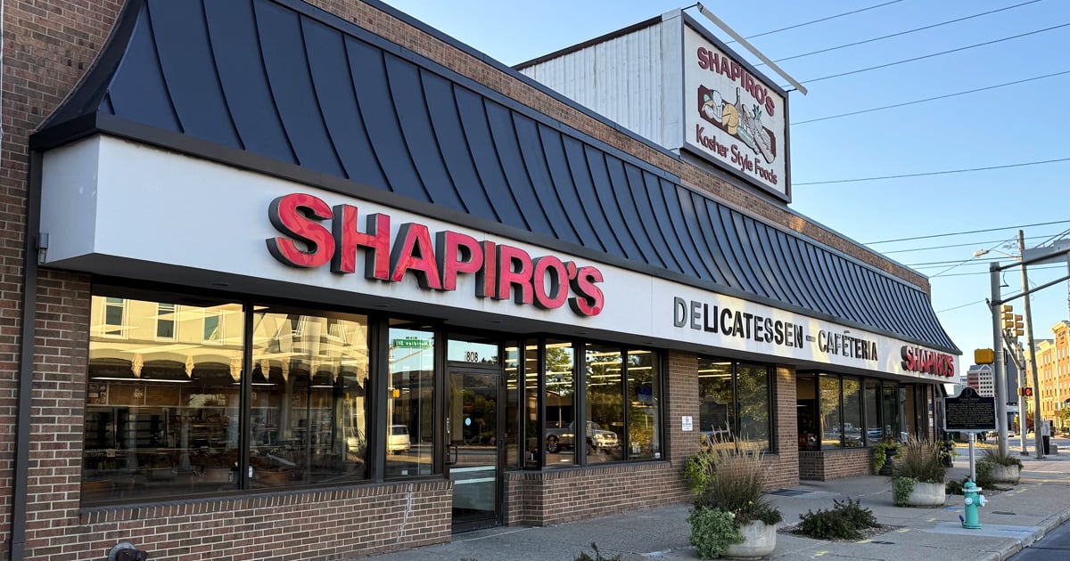People Drive From All Over Indiana To Eat At This Legendary Cafeteria ...