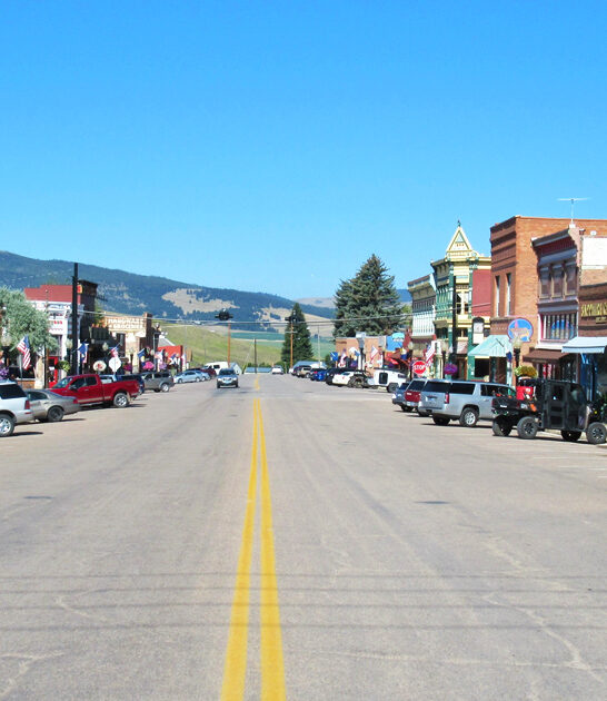 gorgeous mountain town montana ftr