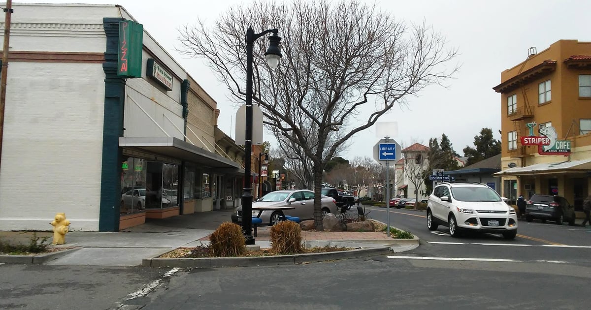 7 Gorgeous Rural Towns In California Where You Can Live Large On Social ...