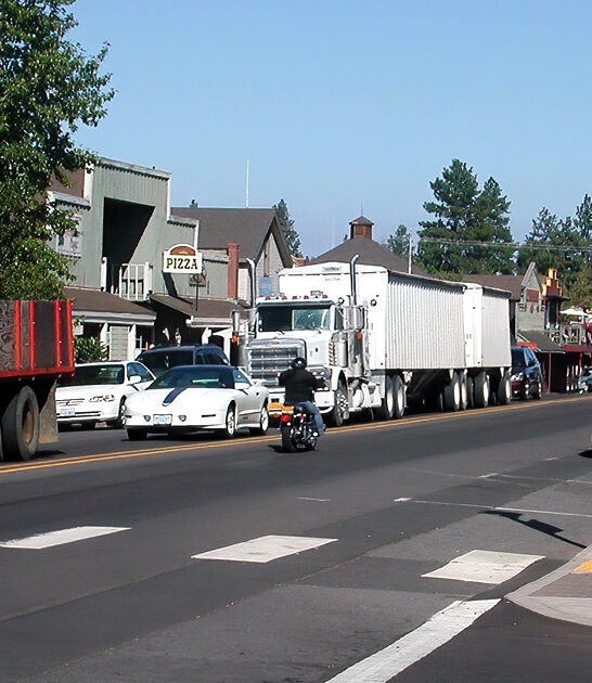 gorgeous towns oregon living ftr