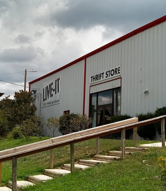 huge store thrift tennessee ftr