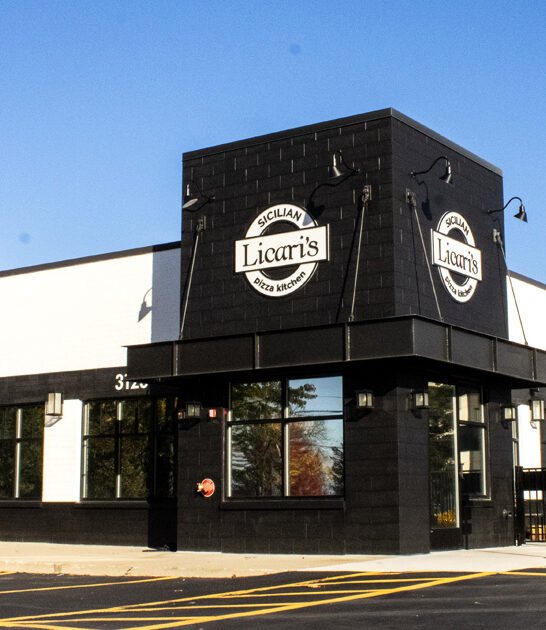 iconic pizza restaurants michigan ftr