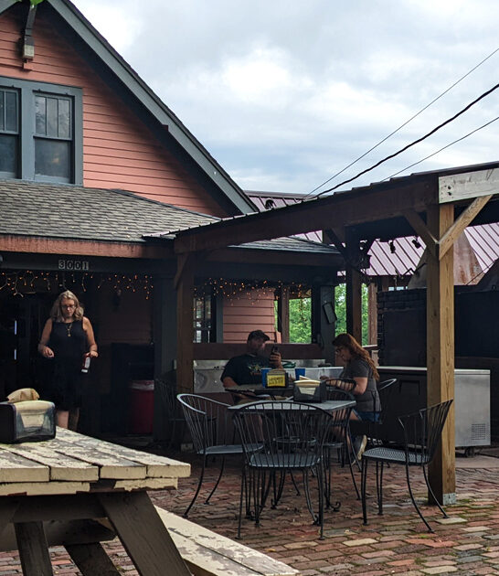 kansas backyard bbq restaurant ftr