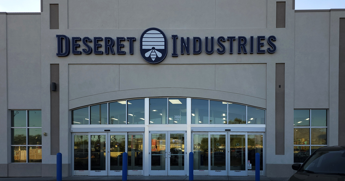 This Massive Thrift Store In Arizona Has Insanely Good Deals You Won't ...