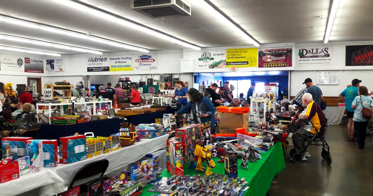 The Massive Flea Market In Oregon Where You’ll Find Rare Treasures At ...