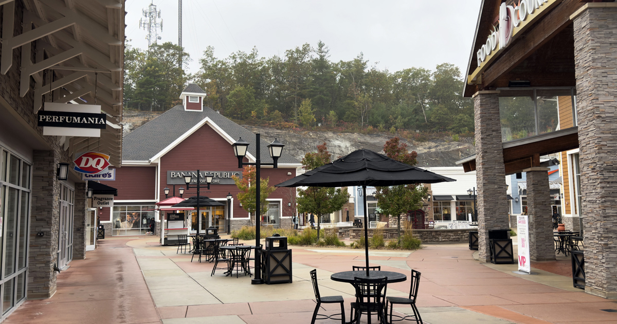 Nh 45 Outlets The Massive Outlet Mall In New Hampshire Where $45 Goes A Seriously ...
