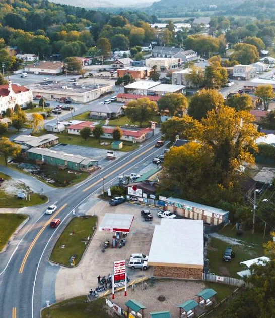 picturesque cute town arkansas ftr