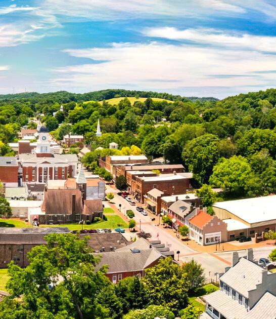 picturesque gorgeous tennessee town ftr