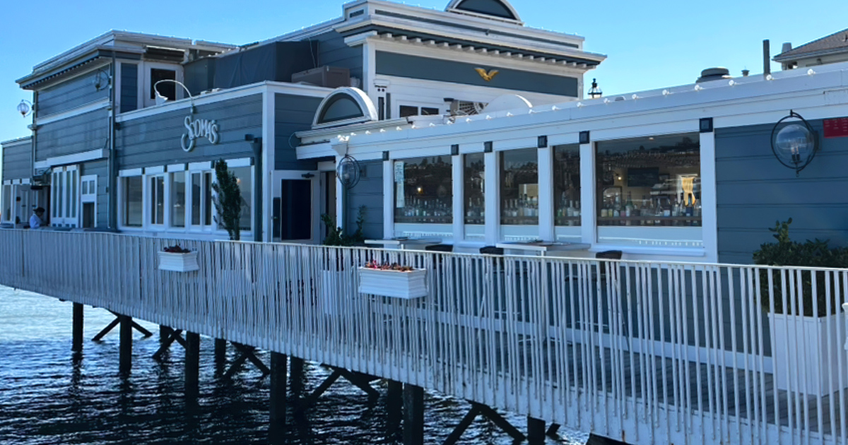 This Laid-Back Restaurant In California Serves Up The Best Salmon ...